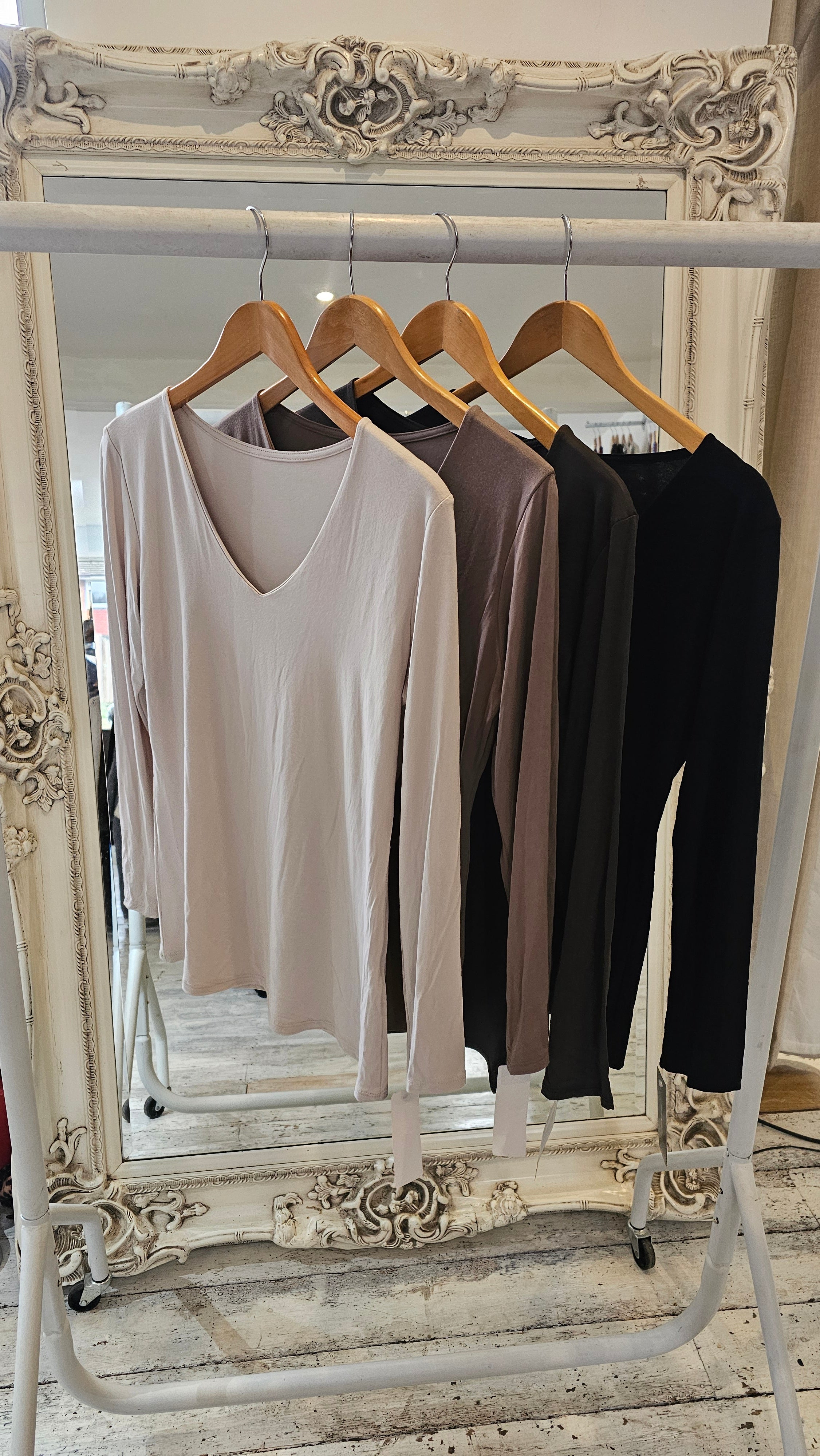 V neck zara tops (various colours) – The Fashion Basement